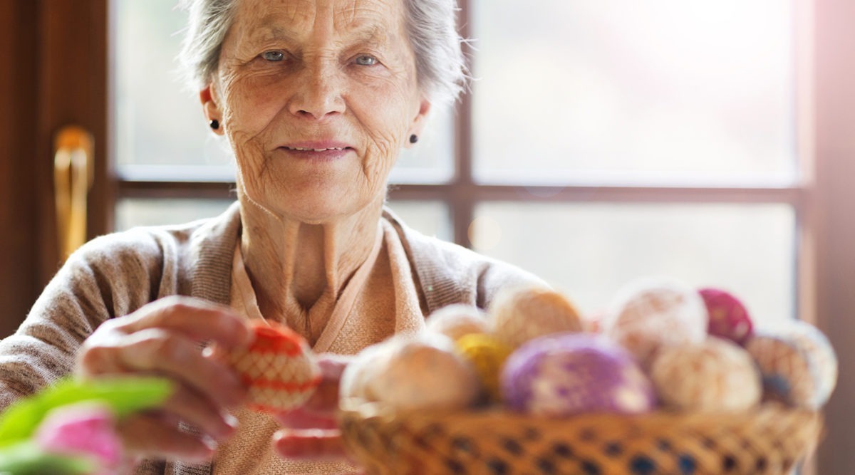 Fun And Enjoyable Easter Crafts For Seniors With Dementia | Riddle Village